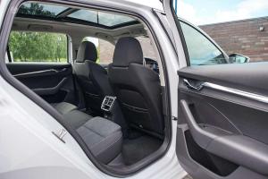 White Skoda Octavia 2021 in Marijampole, with an engine capacity of 1.97 L and mileage of 217 thousand km for 14250 €, photo 38 on AUTOMOTO.COM.LV