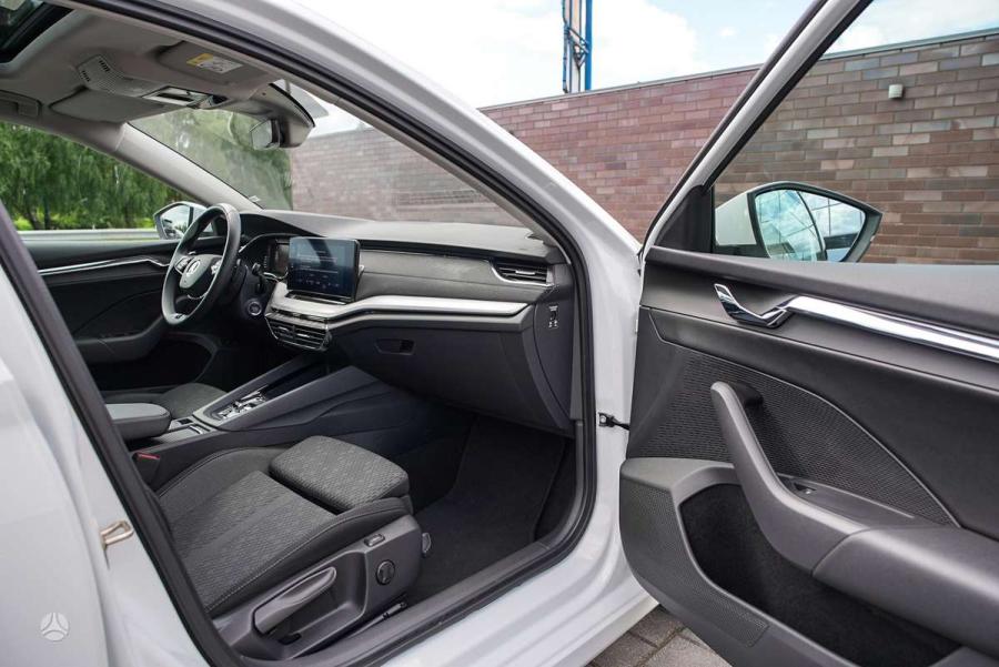 White Skoda Octavia 2021 in Marijampole, with an engine capacity of 1.97 L and mileage of 217 thousand km for 14250 €, photo 40 on AUTOMOTO.COM.LV