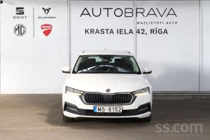 White Skoda Octavia 2021 in Riga, with an engine capacity of 1.50 L and mileage of 111 thousand km for 15490 €, photo 3 on AUTOMOTO.COM.LV