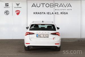 White Skoda Octavia 2021 in Riga, with an engine capacity of 1.50 L and mileage of 111 thousand km for 15490 €, photo 8 on AUTOMOTO.COM.LV