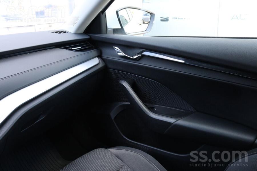 White Skoda Octavia 2021 in Riga, with an engine capacity of 1.50 L and mileage of 111 thousand km for 15490 €, photo 23 on AUTOMOTO.COM.LV