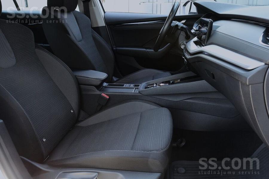 White Skoda Octavia 2021 in Riga, with an engine capacity of 1.50 L and mileage of 111 thousand km for 15490 €, photo 28 on AUTOMOTO.COM.LV
