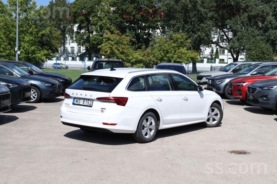 White Skoda Octavia 2021 in Riga, with an engine capacity of 1.50 L and mileage of 111 thousand km for 15490 €, photo 31 on AUTOMOTO.COM.LV