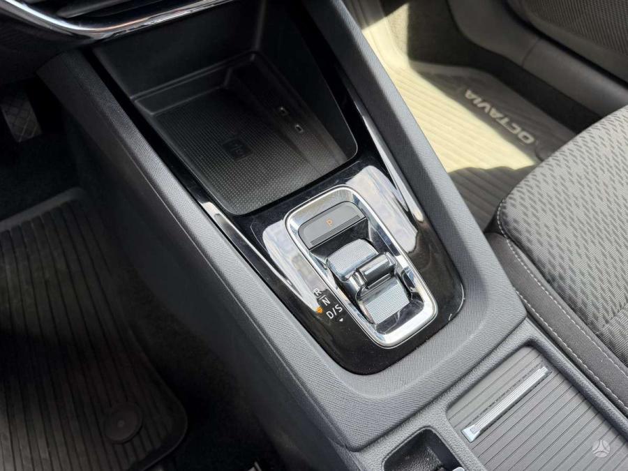 Balts Skoda Octavia 2021 Viļņa, ar dzinēja tilpumu 1.40 L un nobraukumu 114 tūkst. km par 18650 €, foto 36 vietnē AUTOMOTO.COM.LV