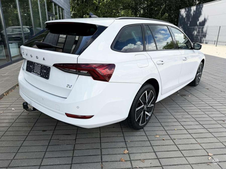 White Skoda Octavia 2021 in Kaunas, with an engine capacity of 1.40 L and mileage of 207 thousand km for 14400 €, photo 4 on AUTOMOTO.COM.LV