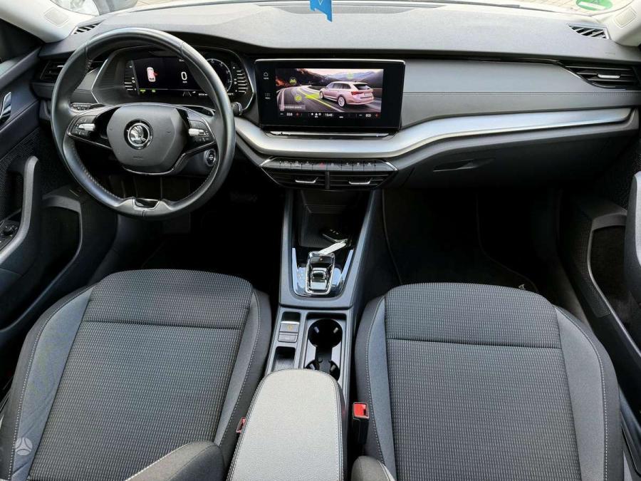 White Skoda Octavia 2021 in Kaunas, with an engine capacity of 1.40 L and mileage of 207 thousand km for 14400 €, photo 9 on AUTOMOTO.COM.LV