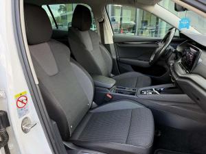 White Skoda Octavia 2021 in Kaunas, with an engine capacity of 1.40 L and mileage of 207 thousand km for 14400 €, photo 12 on AUTOMOTO.COM.LV