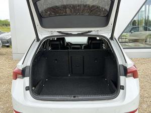 White Skoda Octavia 2021 in Siauliai, with an engine capacity of 1.97 L and mileage of 370 thousand km for 12200 €, photo 8 on AUTOMOTO.COM.LV