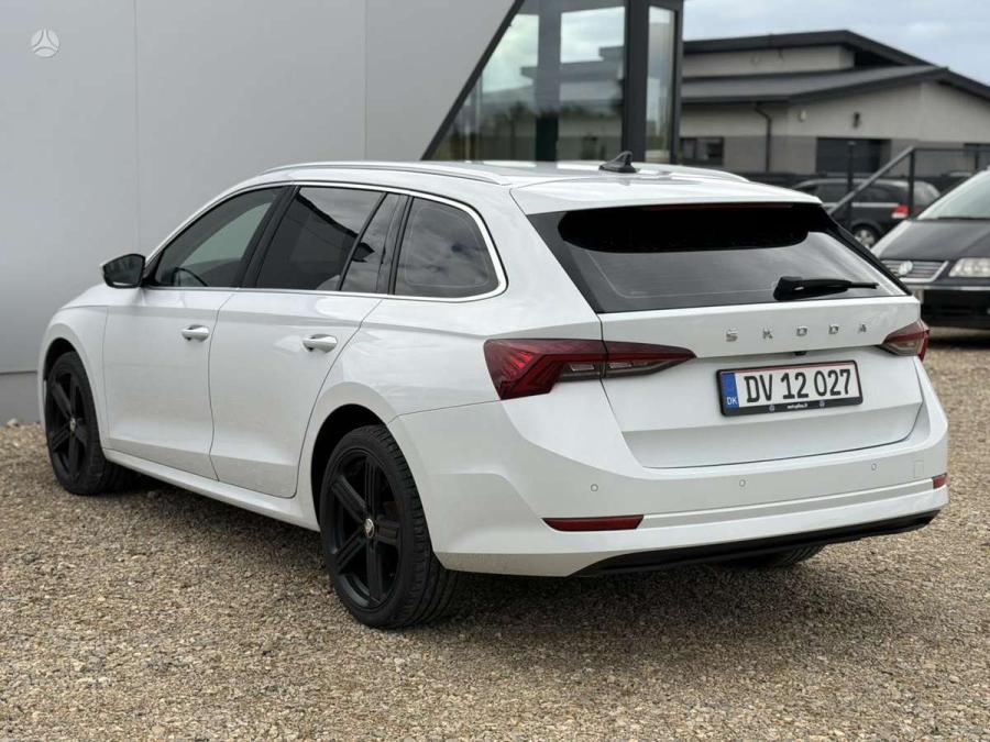 White Skoda Octavia 2021 in Siauliai, with an engine capacity of 1.97 L and mileage of 370 thousand km for 12200 €, photo 9 on AUTOMOTO.COM.LV