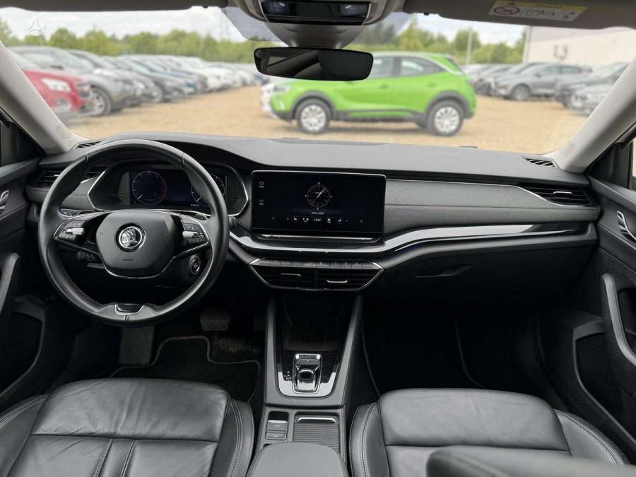 White Skoda Octavia 2021 in Siauliai, with an engine capacity of 1.97 L and mileage of 370 thousand km for 12200 €, photo 15 on AUTOMOTO.COM.LV