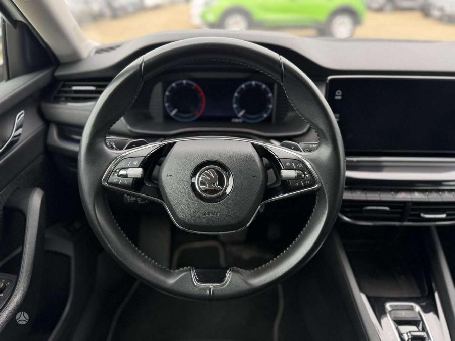White Skoda Octavia 2021 in Siauliai, with an engine capacity of 1.97 L and mileage of 370 thousand km for 12200 €, photo 18 on AUTOMOTO.COM.LV