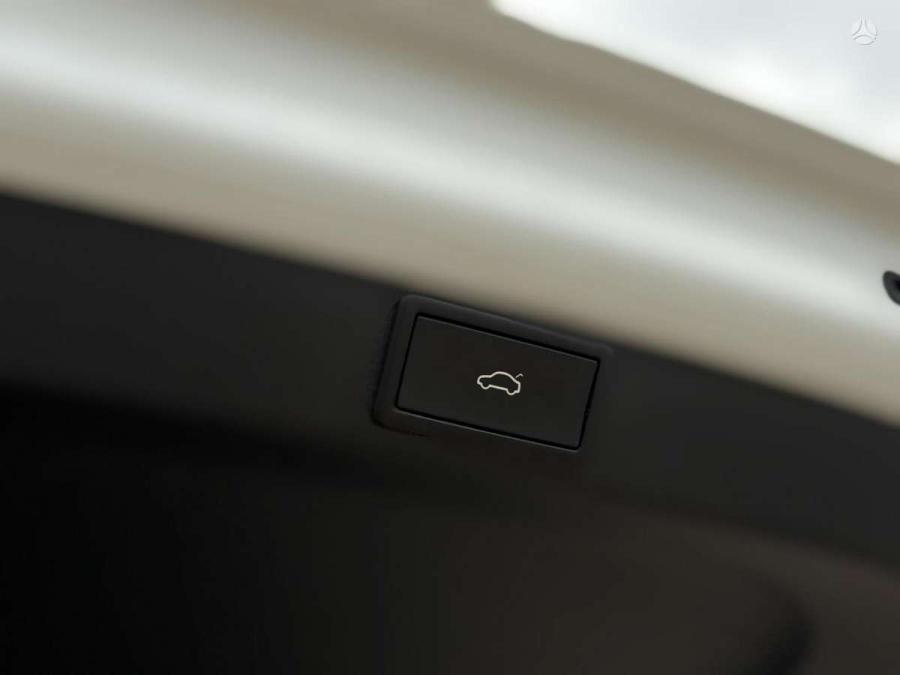 White Skoda Octavia 2021 in Siauliai, with an engine capacity of 1.97 L and mileage of 370 thousand km for 12200 €, photo 21 on AUTOMOTO.COM.LV