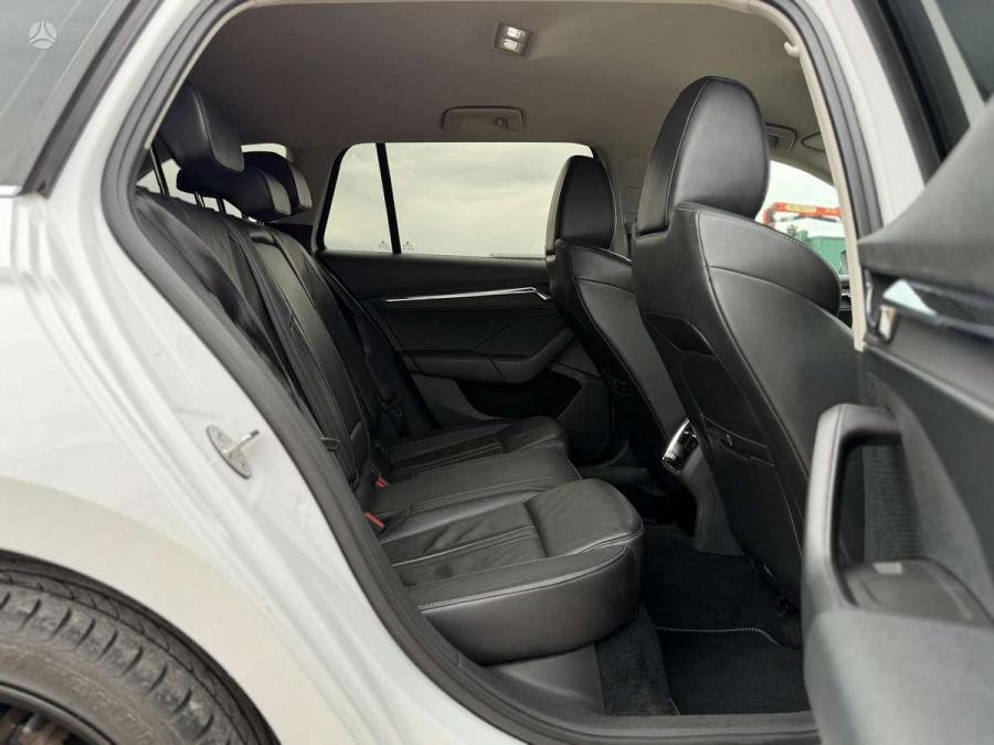 White Skoda Octavia 2021 in Siauliai, with an engine capacity of 1.97 L and mileage of 370 thousand km for 12200 €, photo 14 on AUTOMOTO.COM.LV