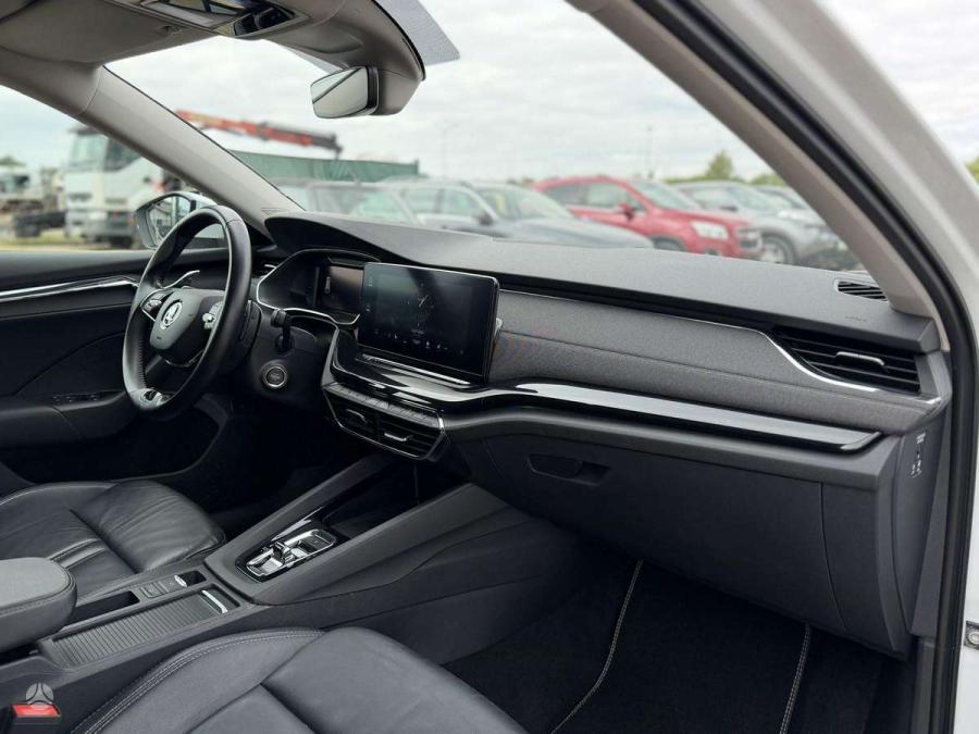 White Skoda Octavia 2021 in Siauliai, with an engine capacity of 1.97 L and mileage of 370 thousand km for 12200 €, photo 17 on AUTOMOTO.COM.LV