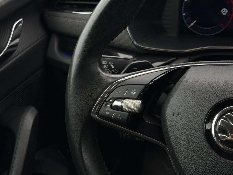 White Skoda Octavia 2021 in Siauliai, with an engine capacity of 1.97 L and mileage of 370 thousand km for 12200 €, photo 20 on AUTOMOTO.COM.LV
