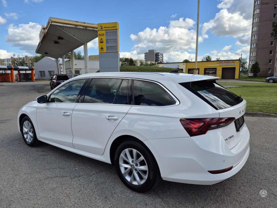 Balts Skoda Octavia 2021 Panevēža, ar dzinēja tilpumu 1.50 L un nobraukumu 230 tūkst. km par 11100 €, foto 4 vietnē AUTOMOTO.COM.LV