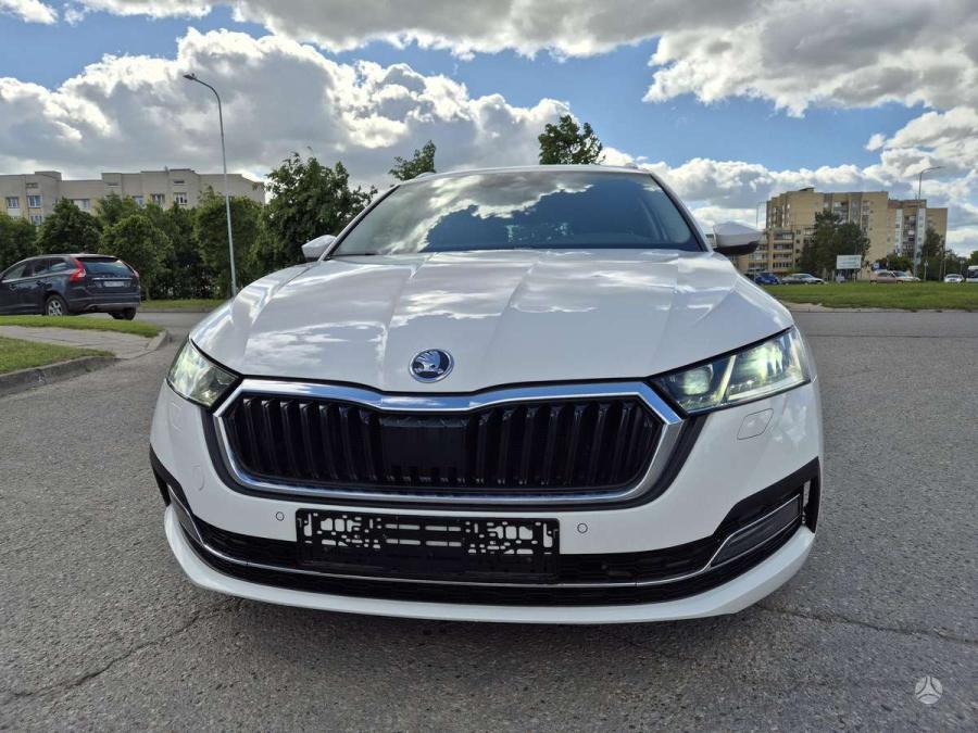Balts Skoda Octavia 2021 Panevēža, ar dzinēja tilpumu 1.50 L un nobraukumu 230 tūkst. km par 11100 €, foto 10 vietnē AUTOMOTO.COM.LV