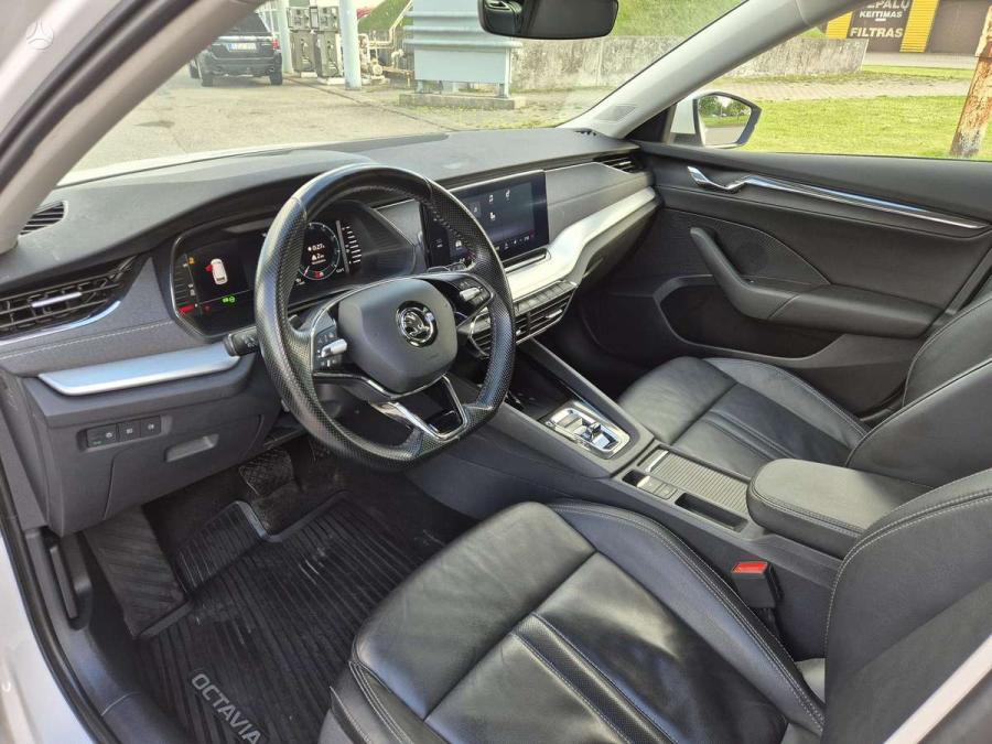 Balts Skoda Octavia 2021 Panevēža, ar dzinēja tilpumu 1.50 L un nobraukumu 230 tūkst. km par 11100 €, foto 12 vietnē AUTOMOTO.COM.LV