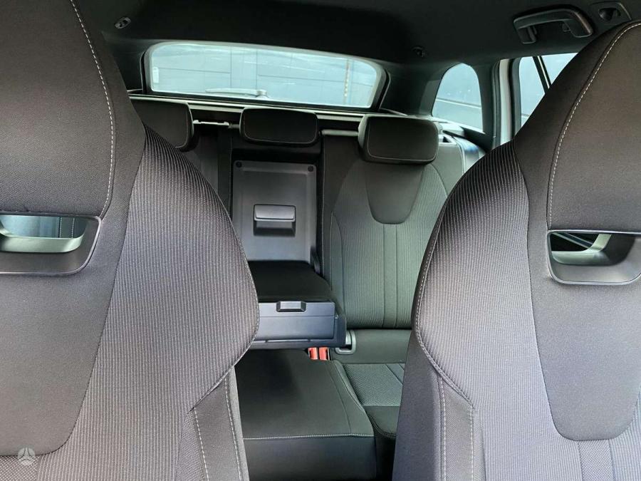 White Skoda Octavia 2021 in Marijampole, with an engine capacity of 1.97 L and mileage of 277 thousand km for 14750 €, photo 36 on AUTOMOTO.COM.LV