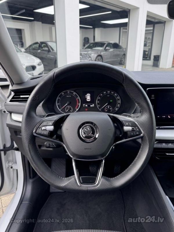 Skoda Octavia 2021 in Tallinn on AUTOMOTO.COM.LV White Skoda Octavia 2021 in Tallinn, with an engine capacity of 1.50 L and mileage of 63 thousand km for 18500 €, photo 9 on AUTOMOTO.COM.LV