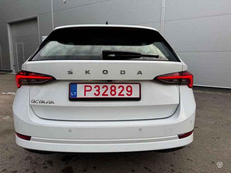 White Skoda Octavia 2021 in Vilnius, with an engine capacity of 1.97 L and mileage of 257 thousand km for 13300 €, photo 6 on AUTOMOTO.COM.LV
