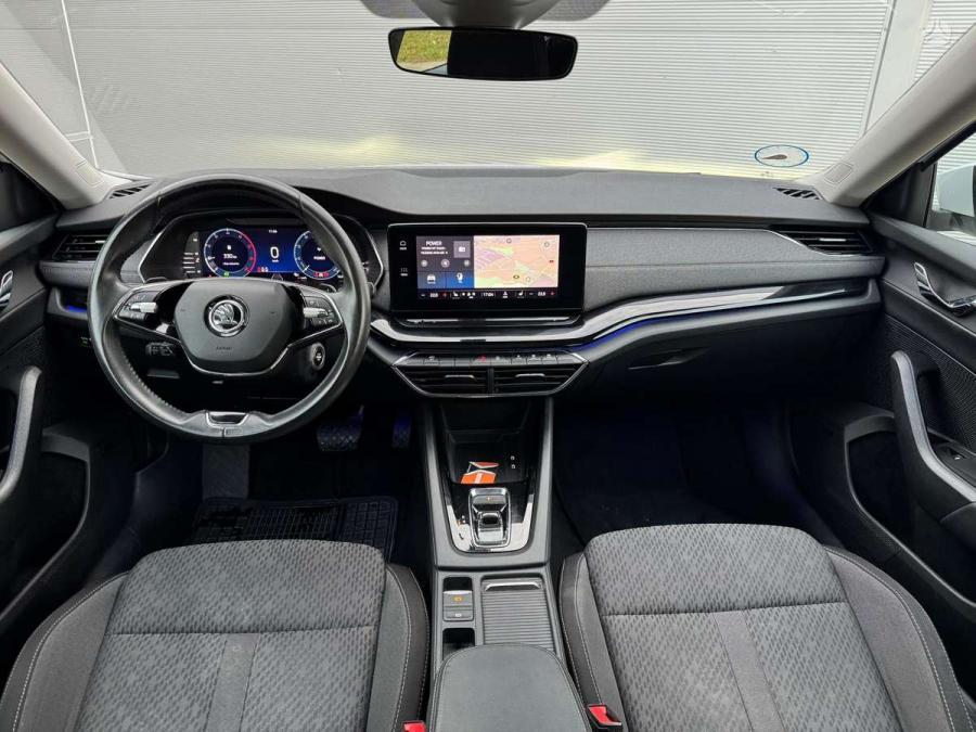 White Skoda Octavia 2021 in Vilnius, with an engine capacity of 1.97 L and mileage of 257 thousand km for 13300 €, photo 9 on AUTOMOTO.COM.LV