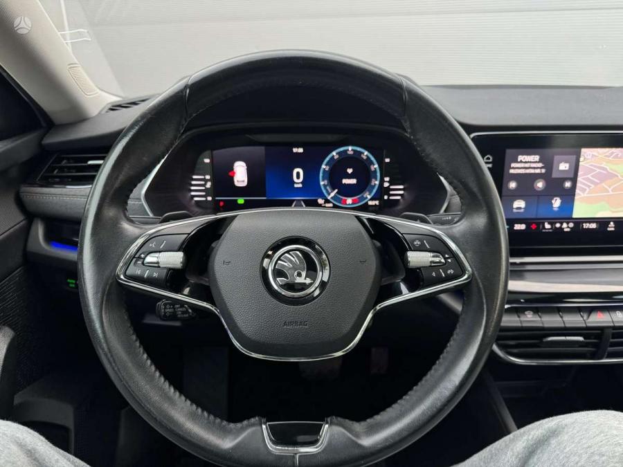 White Skoda Octavia 2021 in Vilnius, with an engine capacity of 1.97 L and mileage of 257 thousand km for 13300 €, photo 12 on AUTOMOTO.COM.LV