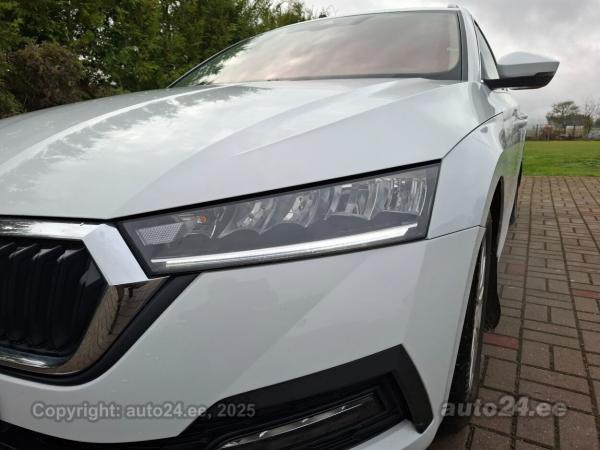 White Skoda Octavia 2022 in Tartu, with an engine capacity of 1.50 L and mileage of 200 thousand km for 12800 €, photo 11 on AUTOMOTO.COM.LV