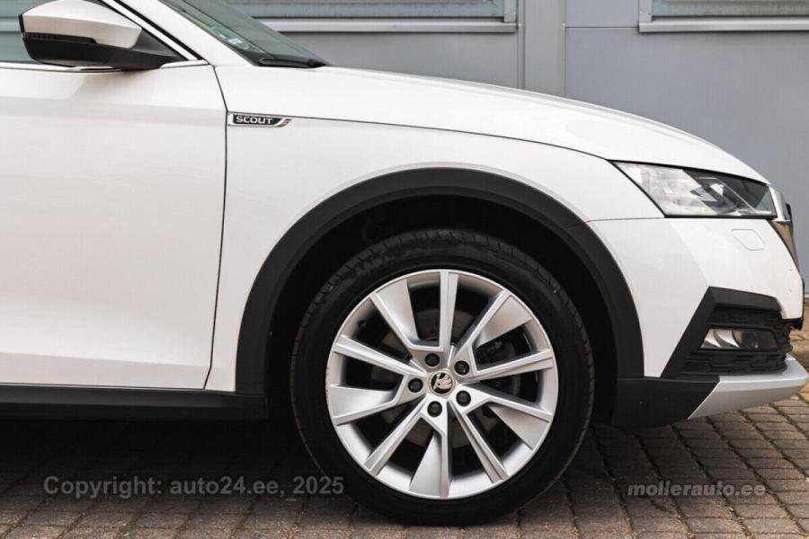 White Skoda Octavia 2022 in Ventspils, with an engine capacity of 2.00 L and mileage of 158 thousand km for 20393 €, photo 9 on AUTOMOTO.COM.LV
