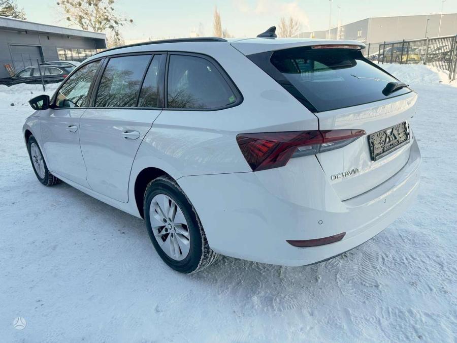 Balts Skoda Octavia 2022 Kauņa, ar dzinēja tilpumu 1.00 L un nobraukumu 167 tūkst. km par 13500 €, foto 4 vietnē AUTOMOTO.COM.LV
