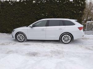 White Skoda Octavia 2022 in Kalvarija, with an engine capacity of 1.50 L and mileage of 163 thousand km for 15670 €, photo 2 on AUTOMOTO.COM.LV