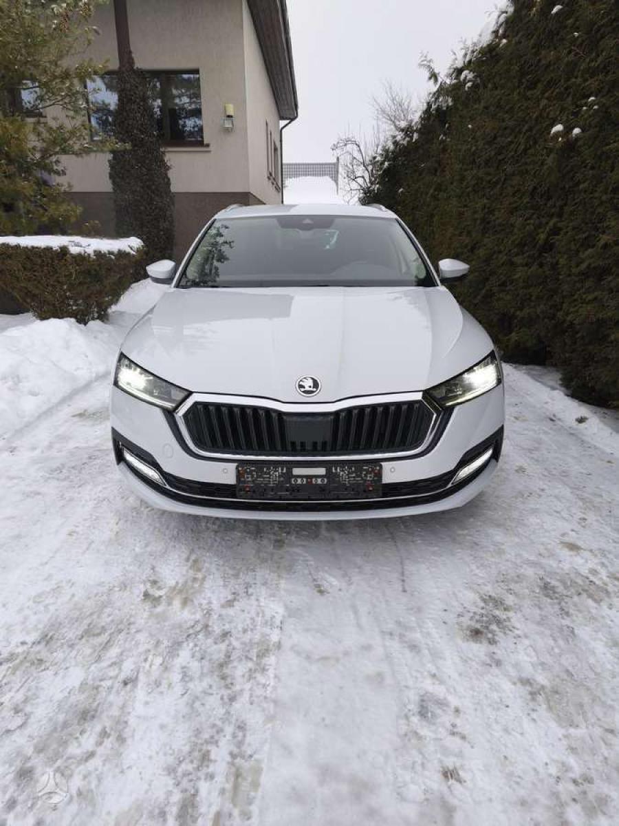 White Skoda Octavia 2022 in Kalvarija, with an engine capacity of 1.50 L and mileage of 163 thousand km for 15670 €, photo 4 on AUTOMOTO.COM.LV