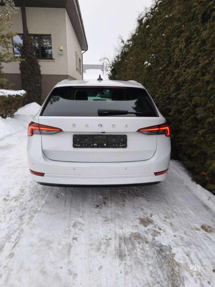 White Skoda Octavia 2022 in Kalvarija, with an engine capacity of 1.50 L and mileage of 163 thousand km for 15670 €, photo 8 on AUTOMOTO.COM.LV