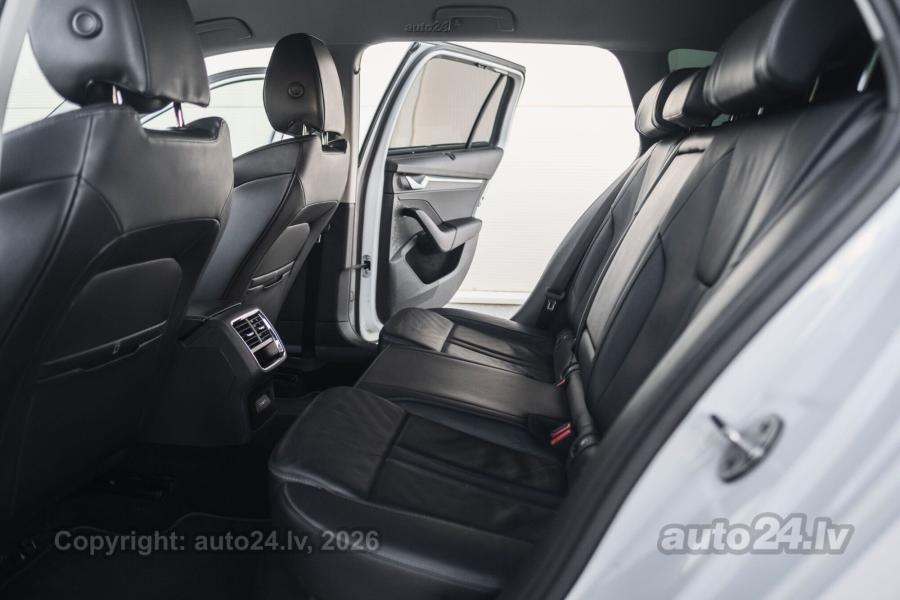 Balts Skoda Octavia 2022 Tallina, ar dzinēja tilpumu 1.50 L un nobraukumu 200 tūkst. km par 14999 €, foto 14 vietnē AUTOMOTO.COM.LV