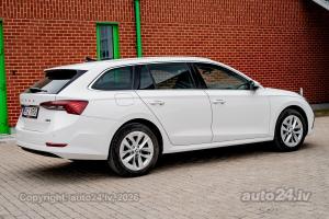 White Skoda Octavia 2022 in Tallinn, with an engine capacity of 1.00 L and mileage of 101 thousand km for 15500 €, photo 5 on AUTOMOTO.COM.LV