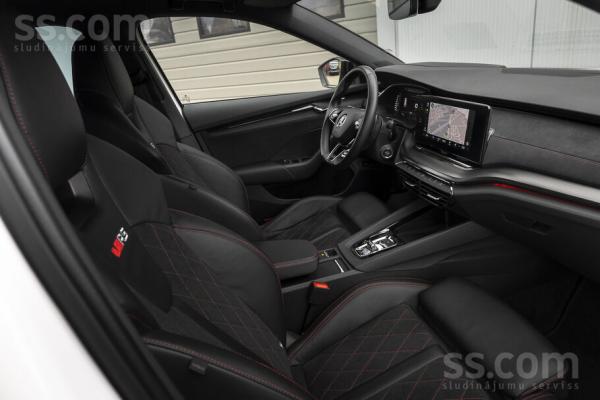 White Skoda Octavia 2022 in Jelgava, with an engine capacity of 1.40 L and mileage of 112 thousand km for 23050 €, photo 10 on AUTOMOTO.COM.LV