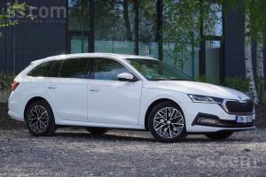 White Skoda Octavia 2022 in Riga, with an engine capacity of 2.00 L and mileage of 117 thousand km for 19490 €, photo 5 on AUTOMOTO.COM.LV