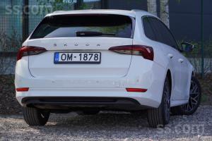 White Skoda Octavia 2022 in Riga, with an engine capacity of 2.00 L and mileage of 117 thousand km for 19490 €, photo 8 on AUTOMOTO.COM.LV