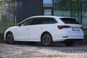 White Skoda Octavia 2022 in Riga, with an engine capacity of 2.00 L and mileage of 117 thousand km for 19490 €, photo 9 on AUTOMOTO.COM.LV