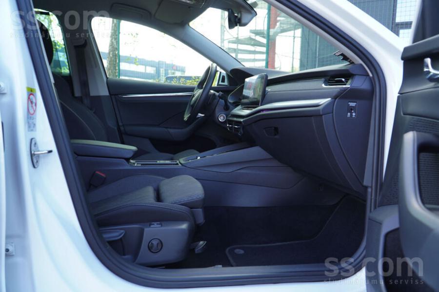 White Skoda Octavia 2022 in Riga, with an engine capacity of 2.00 L and mileage of 117 thousand km for 19490 €, photo 15 on AUTOMOTO.COM.LV
