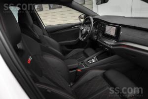 White Skoda Octavia 2022 in Jelgava, with an engine capacity of 1.40 L and mileage of 112 thousand km for 23450 €, photo 11 on AUTOMOTO.COM.LV