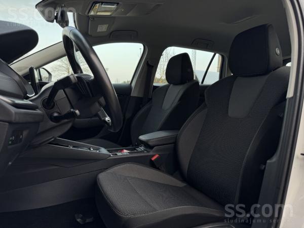 White Skoda Octavia 2022 in Valmiera, with an engine capacity of 2.00 L and mileage of 154 thousand km for 18900 €, photo 7 on AUTOMOTO.COM.LV
