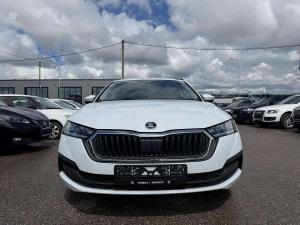 White Skoda Octavia 2022 in Kaunas, with an engine capacity of 1.97 L and mileage of 237 thousand km for 15999 €, photo  on AUTOMOTO.COM.LV