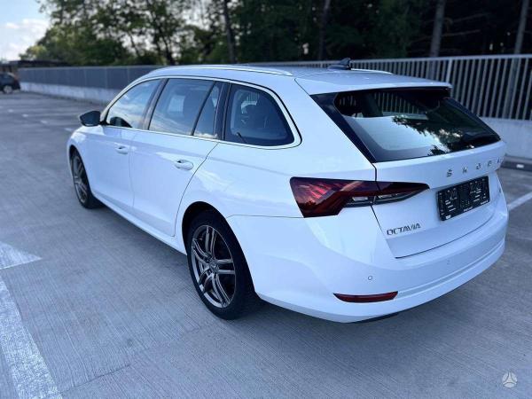 White Skoda Octavia 2022 in Vilnius, with an engine capacity of 1.40 L and mileage of 127 thousand km for 15300 €, photo 7 on AUTOMOTO.COM.LV
