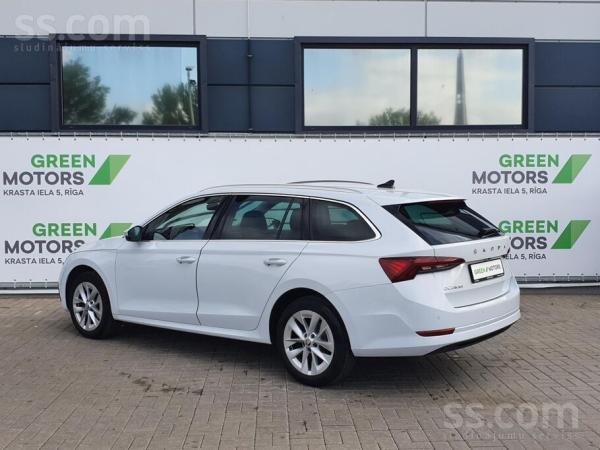 White Skoda Octavia 2022 in Riga, with an engine capacity of 2.00 L and mileage of 98 thousand km for 18900 €, photo 5 on AUTOMOTO.COM.LV