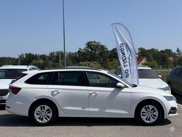White Skoda Octavia 2022 in Vilnius, with an engine capacity of 2.00 L and mileage of 178 thousand km for 13500 €, photo 3 on AUTOMOTO.COM.LV
