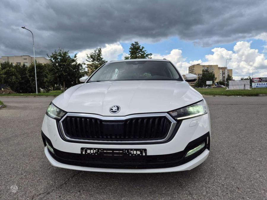 White Skoda Octavia 2022 in Panevezys, with an engine capacity of 1.50 L and mileage of 290 thousand km for 9600 €, photo 10 on AUTOMOTO.COM.LV
