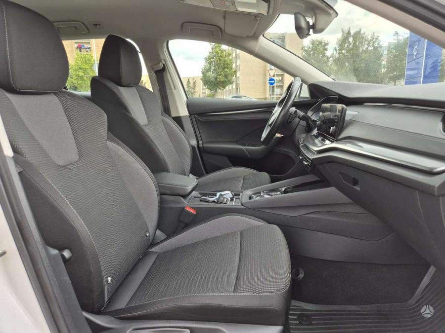 White Skoda Octavia 2022 in Panevezys, with an engine capacity of 1.50 L and mileage of 290 thousand km for 9600 €, photo 22 on AUTOMOTO.COM.LV