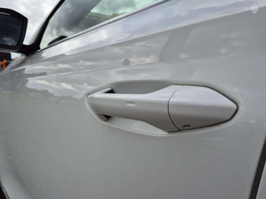 White Skoda Octavia 2022 in Panevezys, with an engine capacity of 1.50 L and mileage of 290 thousand km for 9600 €, photo 28 on AUTOMOTO.COM.LV