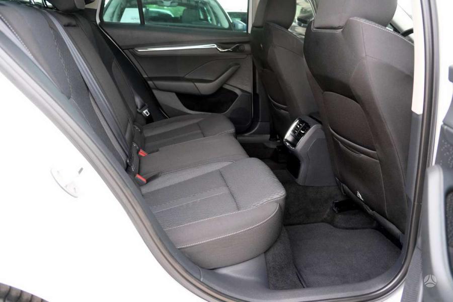 White Skoda Octavia 2022 in Vilnius, with an engine capacity of 1.97 L and mileage of 182 thousand km for 14400 €, photo 12 on AUTOMOTO.COM.LV